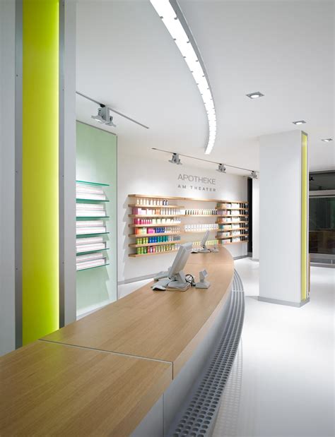 Apotheke Am Theater Hv Tisch Und Hinterleuchtete Stützen Apotheke Architektur Einrichtung