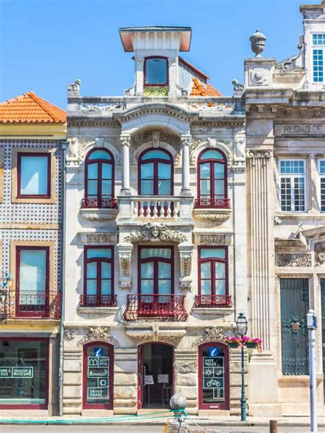 Facade Jigsaw Puzzles