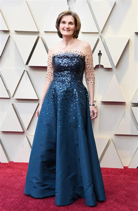 Oscars 2019 Billy Porter Kicks Off Red Carpet Fashion In Velvet Tuxedo