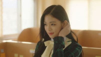 Member Profile Gyuri Former Fromis 9 K Pop Girl Groups 101