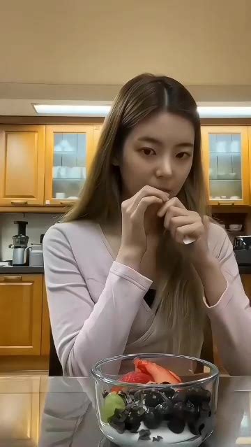 ּ ִ ۫ ˑ ֗ ִ ˑ ּ۫ ּ ִ ۫ ˑ ֗ فیلم ویسگون