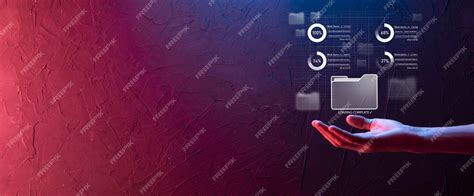 비즈니스 개발자는 혁신을 보여주는 가상 현대 컴퓨터에서 보드 프레임워크를 사용하여 민첩한 소프트웨어 개발 린 프로젝트 관리 도구