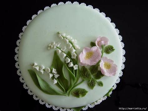 Ландыши из сахарной мастики