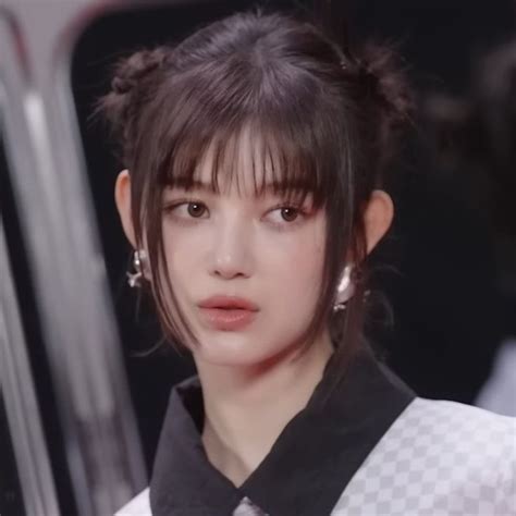 Pin By Nguyễn Wibu On Njs Pretty People Beautiful Women Naturally Kpop Girls