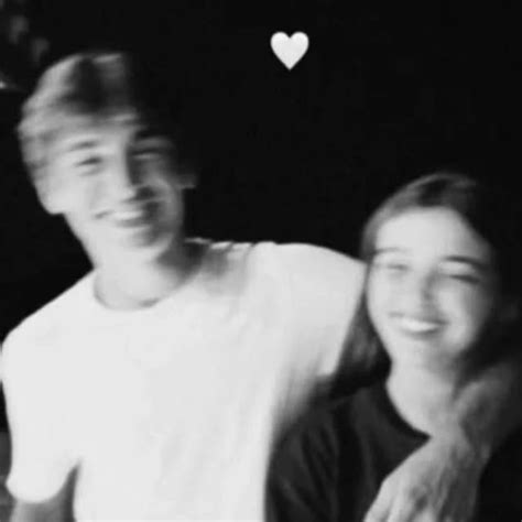 آپ کون ہیں؟🙂 لڑکی ️ لڑکا 👍 جن 😂