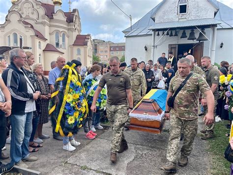 У Нововолинську в останню путь провели загиблого героя відео Новости Section Ukr Net