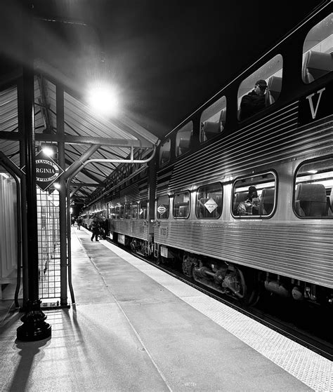 Early Train R Photocritique