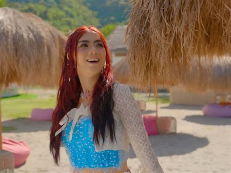 Bini Mikha Quick Girl Girl Crush