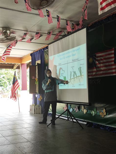 Utm Community Outreach At Sk Tiram Duku Awareness For The Future Of Seagrass Utm Newshub
