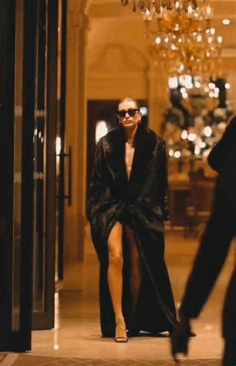 How To Style The Perfect Mob Wife Aesthetic Look Artofit