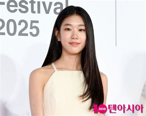공식 담보 그 소녀박소이 현빈 품에 안겼다