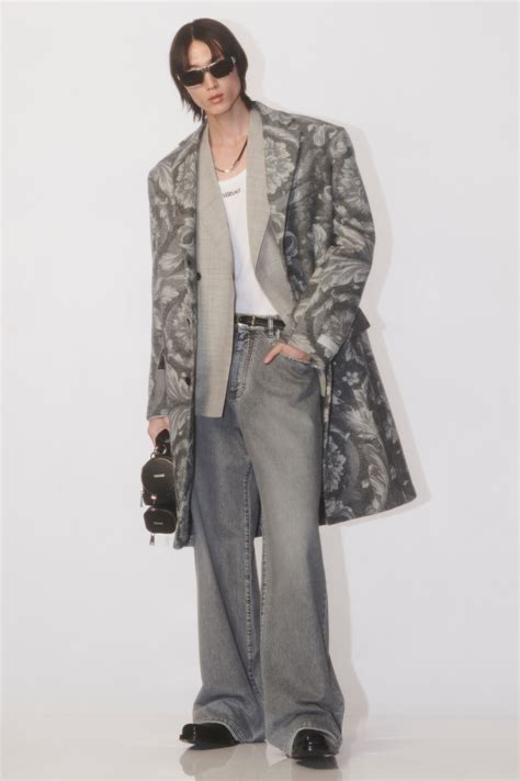 versace pre fall 2024 menswear fashion show vogue