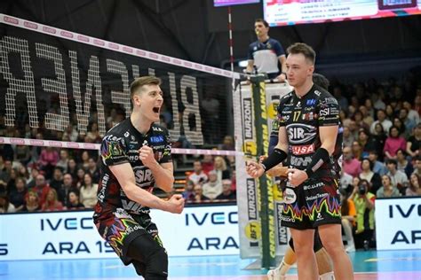 Плотницький став Mvp матчу за перше місце в чемпіонаті Італії Читайте на Ukr Net