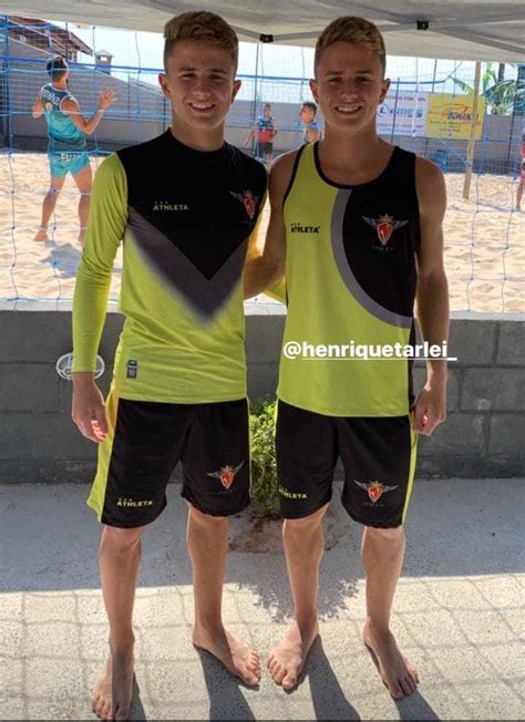 Henrique Tarleis Feet