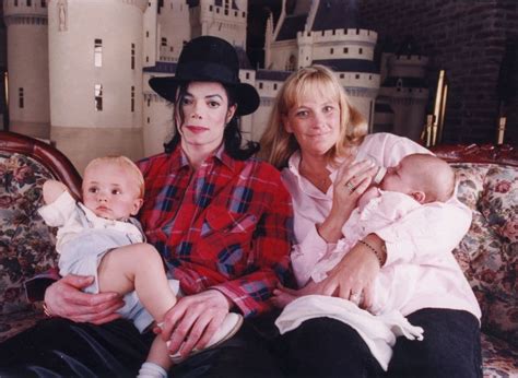 Exesposa De Michael Jackson Debbie Rowe Impacta Con Nueva Apariencia En Aparición Pública