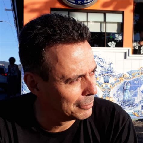 About Sérgio Ferreira Medium