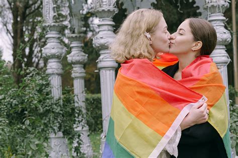 Love Beyond Labels The Ups Downs And Roundabouts Of Lesbian Dating
