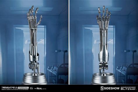 Cool Stuff Terminator 2 T 800 Endoskeleton Arm And Cpu Prop Replicas Must Be Destroyed