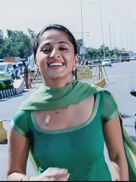 Anushka Shetty sweaty pits : r/ActressArmpitFans