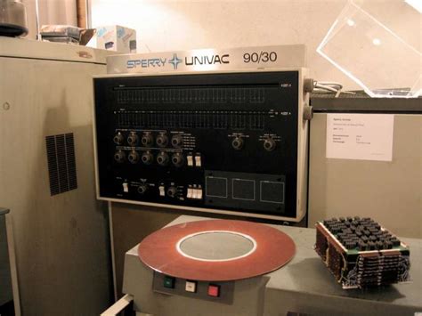 La Historia De Univac La Computadora Comercial Más Icónica