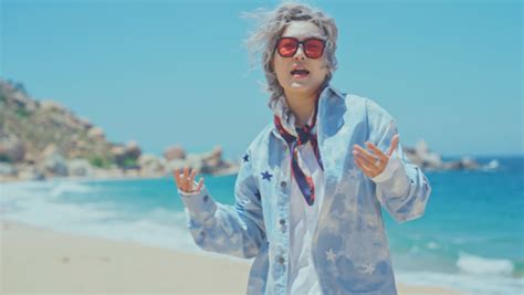 C Nh P Vi T Nam Qua Ng K Nh C A Vicky Nhung V Rapper Weeza I S Ng V Th Ng Hi U