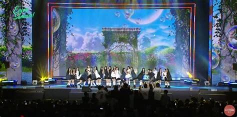 Netizens Appalled At Disrespectful Behavior During Triples Performance