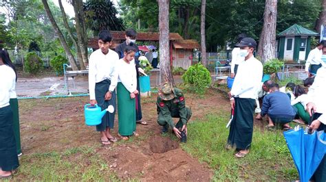 ပြင်ဦးလွင်မြို့နယ်တွင် ကျောင်းနှင့်ဝန်းကျင် စိမ်းလန်းစိုပြည်ရေးနေ့အထိမ