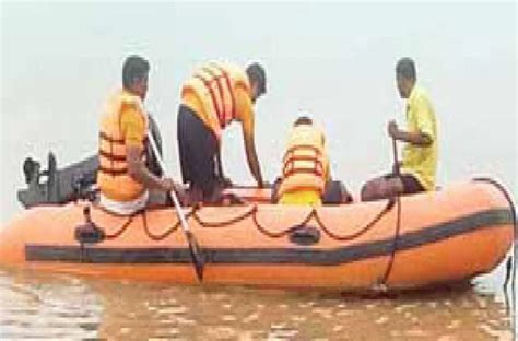 ୧୦ମାସର ଝିଅ ସହ ନଦୀକୁ ଡେଇଁଲେ ବାପା ଶିଶୁକନ୍ୟା ଉଦ୍ଧାର ବାପା ନିଖୋଜ