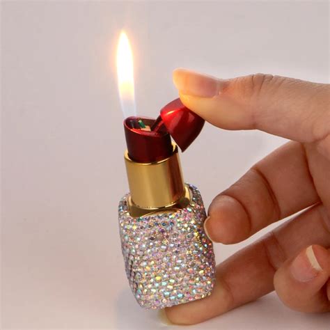 블링 부탄 라이터 오픈 불꽃 럭셔리 다이아몬드 레이디 립스틱 담배 라이터 가연성 크리 에이 티브 담배 액세서리 선물