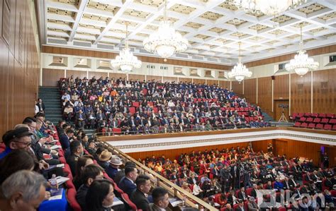 ФОТО Эрэгтэйчүүдийн боловсрол хөдөлмөр эрхлэлт эрүүл мэндийн асуудлыг хөндсөн чуулганд 700