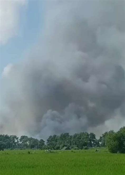 ဘုတလင်မြို့နယ်အတွင်း စစ်ကြောင်းထိုးနေသည့် စစ်တပ်က သဖန်ရွာမှ နေအိမ် ၃၂