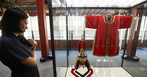 고종황제가 독일 왕자에게 선물한 투구와 갑옷