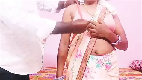Indian Bhabi Car Sex Beautiful Saree Housewife Try To Fucking With