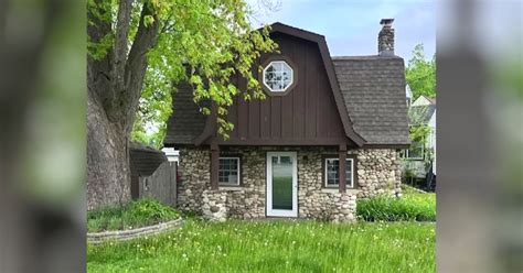 Woman Buys Tiny Cobblestone House And Gives It The Cutest ‘doll Like Interior
