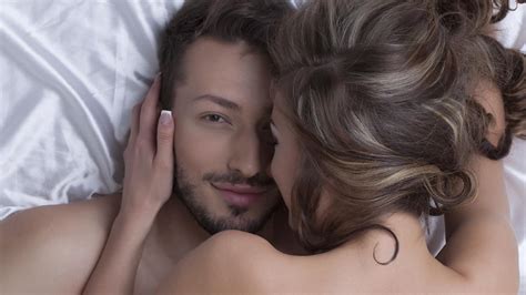 Expert Reveals How Common Workplace Sexting Really Is Au