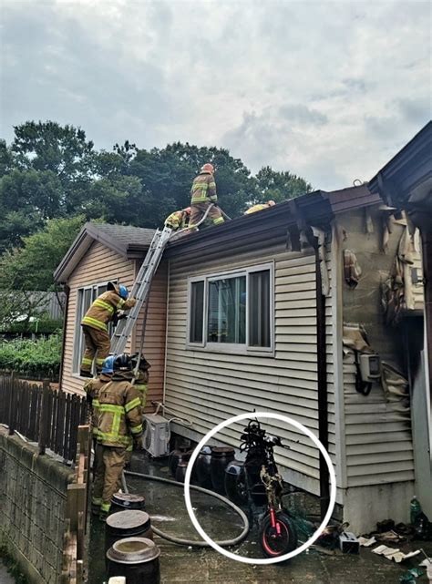 배터리 충전 중 전기 오토바이 펑70대 남성 중상 파이낸셜뉴스