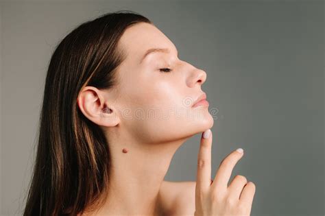 Contouring Of The Chin And Angular Jaws Correcting The Shape Of The