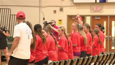 Floyds Knobs Softball Welcomed Home After Runner Up Finish In World Series