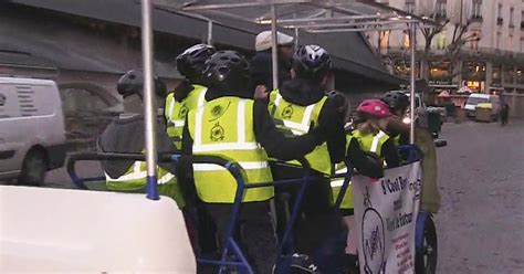 함께 밟아요 페달로 달리는 자전거 스쿨버스