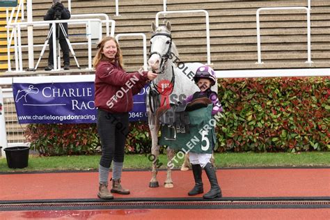 H16 5022 2025 1st Class Images