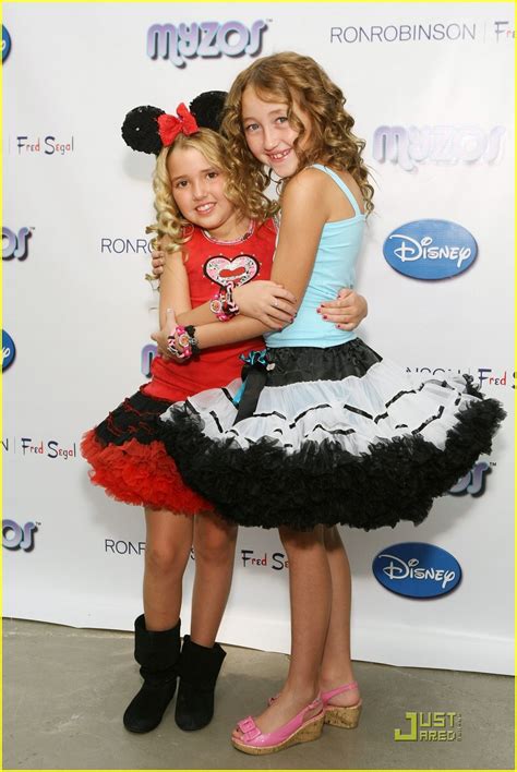 Full Sized Photo Of Noah Cyrus Emily Reaves Segal Sweeties 16 Noah