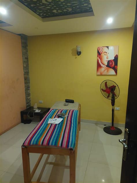 غلق وتشميع مركز مساج أورنج سبا بمدينة نصر صور