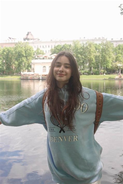 Cute Beauty Couples Poses For Pictures Face Photography Girl Hand Pic Cute Selfie Ideas