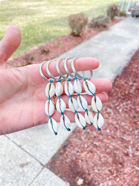 Cowrie Shell Keychain Shell Keychain Puka Shell Keychain Summer Keychains Vsco Design Summer