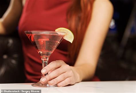 Psychologist Reveals How The Colours You Wear Influences The Opposite Sex Daily Mail Online