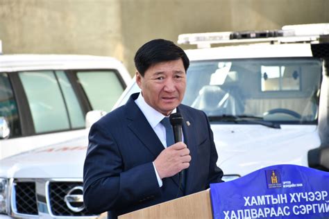 Бүх аймгийн нэгдсэн эмнэлэг туулах чадвар сайтай түргэний машинтай болов