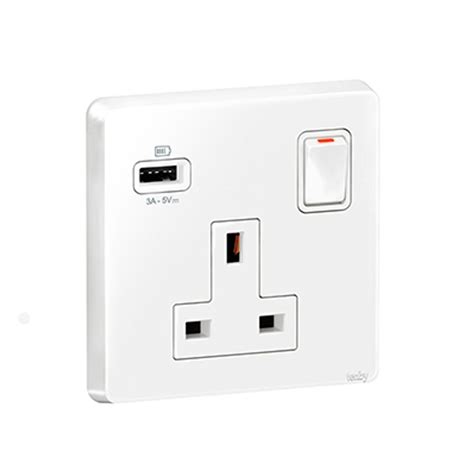 Tenby 838141 Single Pole Socket Outlet 13a 250v 1 Gang Switched