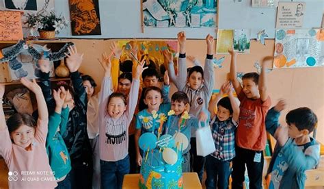 ნაგების საჯარო სკოლის პედაგოგმა მზია ზვიადაურმა მოსწავლეებისთვის დაბადების დღის სიურპრიზით