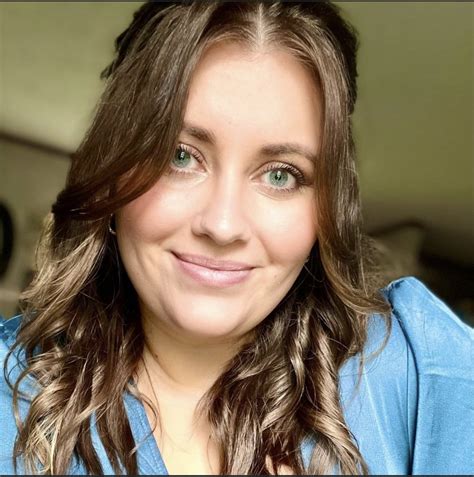 Lindsay Simmonss Instagram Twitter And Facebook On Idcrawl