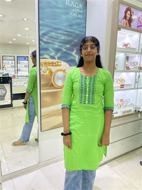 Vinushamk Fourseasonspastry Youngentreprenuer Vinusha Mk 17 Comments